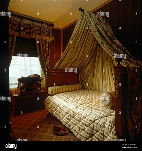 Frame With Antique Bed Canopy Georgian Design Mahogany 5 Antique