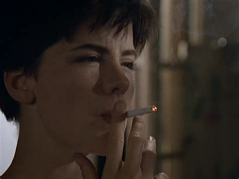 Horror Movies And Beer Kate Beckinsale Is Smokin In Uncovered 1994