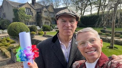 Coronation Streets Sue Devaney Secretly Marries Her Longtime Partner