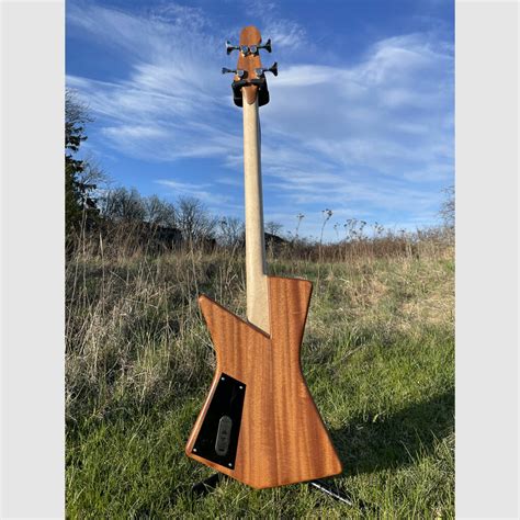 Retro Bass 4 String Bäckbrant Handmade Instruments