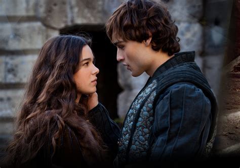 Douglas Booth Romeo And Juliet Kiss