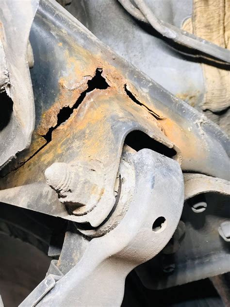 Replacing The Rear Subframe Completely Corroded Away