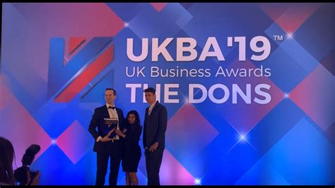 ‪luke Murfitt🥇uk Entrepreneur Of The Year‬ Leadership With Presence Integrity Cleaning Youtube