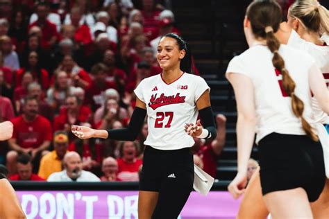Harper Murray Offers To Help Unfortunate Young Nebraska Fans Days After