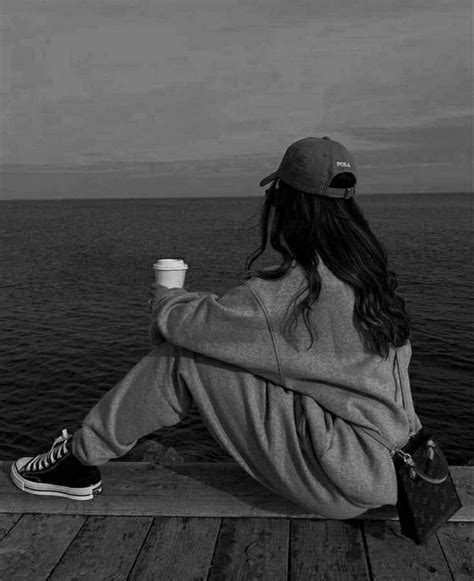 صور بروفايل حزينه 😢 للبنات وللرجال مصراوي الشامل