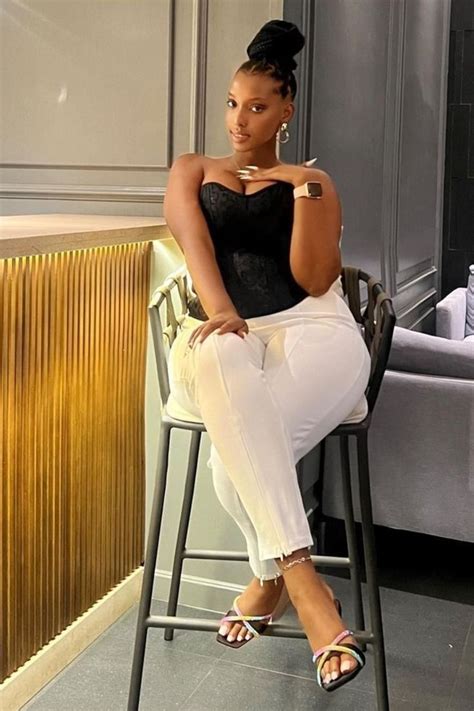 Kisitu Kirabo Beautiful Curvy Women Curvy Woman Beautiful Black Women