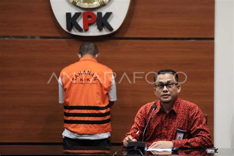 Kpk Tahan Hasanuddin Ibrahim Antara Foto