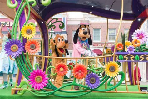 Disney Land Hong Kong Springtime Carnival