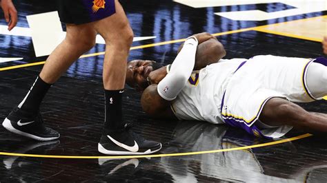 10 Biggest Injuries That Affected Lebron James Career Ranked