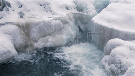 冰雪融化美景冰雪融化春天来了冰雪融化万物复苏图片大山谷图库
