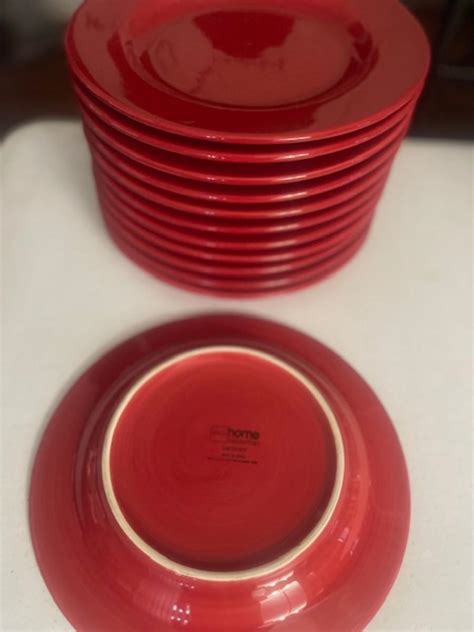 12 Red Plates