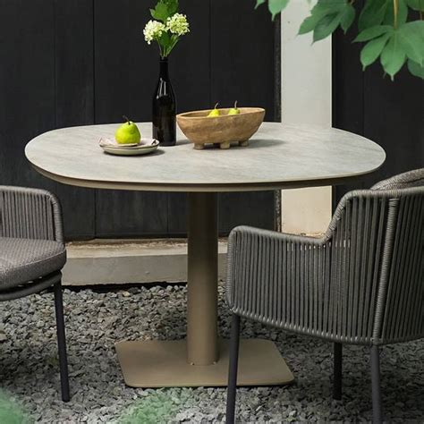 Soho Dining Table Pineapple