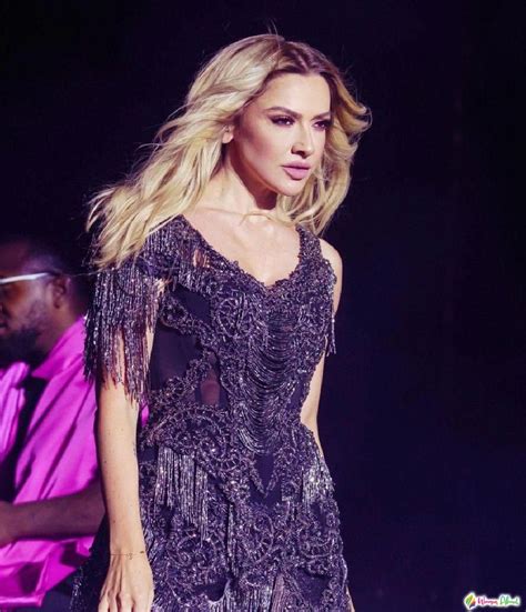 Stage Costumes Of Singer Hadise Among The Most Admired Of 2022