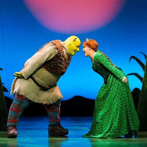 Fiona De Shrek O Musical A Mean Green Ogre Named Shrek Moves To