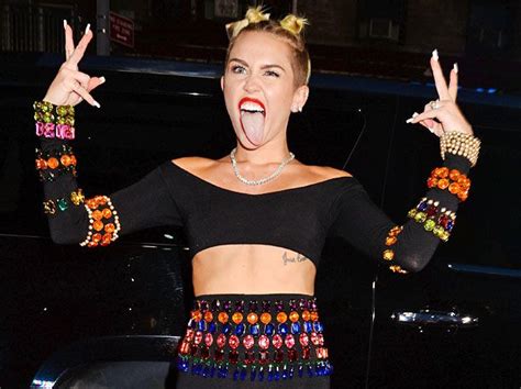 Miley Cyrus Navel Miley Cyrus Enters A Club Fully Clothed Leaves In