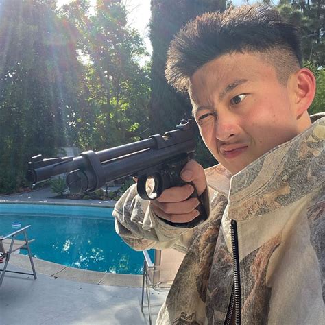 Biodata Rich Brian Aka Brian Immanuel Lengkap Umur Dan Agama Rapper
