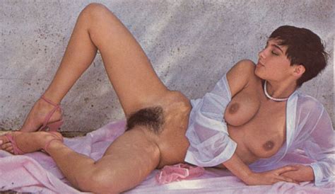 Short Hair Tits Out Big Bush Happydaze