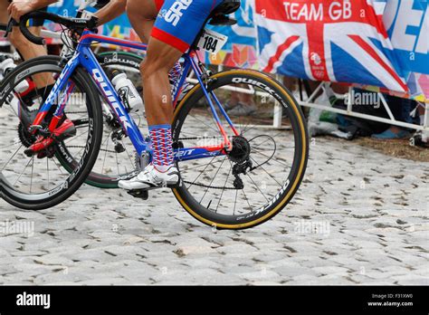 Richmond Virginia 27 Sept 2015 Serbian Rider Ivan Stevic Ascends The Cobbles Of Libby Hill