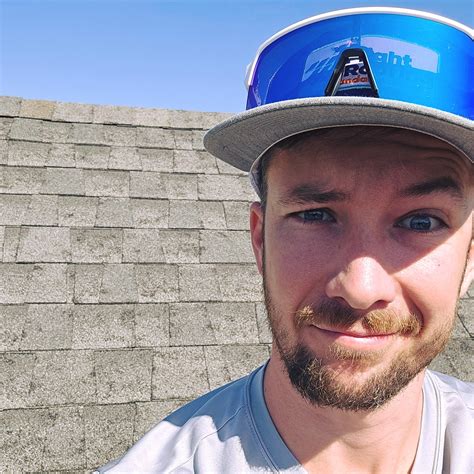 Flight 🏠💰 Insurance Claims Got You Stressed Weve Got Your Back 🔨