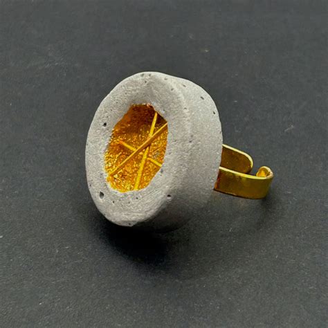 Bague Sculpture En Béton Icy Mouse