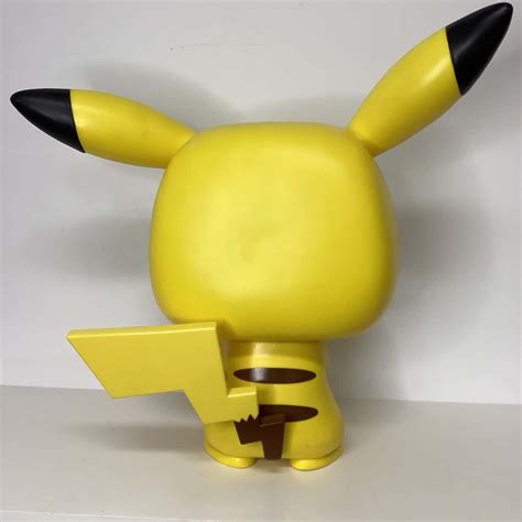 Funko Pop 18” Pokémon Pikachu Figurine S