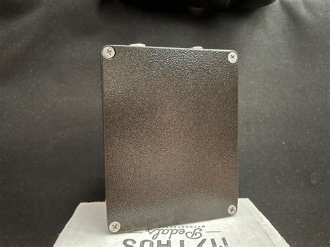 Mythos Pedals Lark Rhett Schull Signature Overdrive Tremolo Hobbies