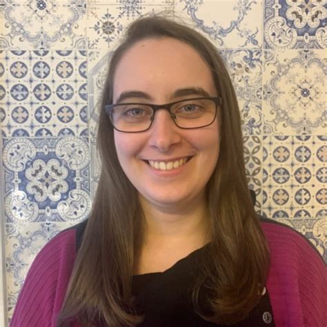 Miranda Mrozek Kyrkogårdsarbetare Nacka Kyrkogårdsförvaltning Linkedin