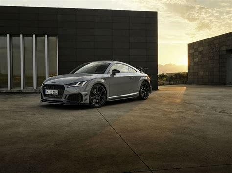 Audi Tt Rs Coupé Iconic Edition Oslavuje 25 Let Modelu Tt Vznikne Jen
