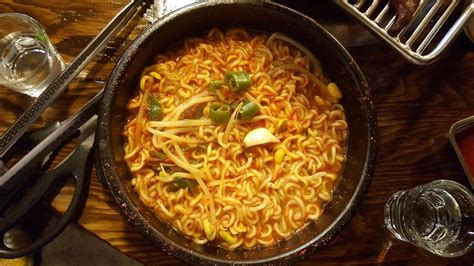 8 Bahan Tambahan Simpel Agar Ramyeon Lebih Gurih Dan Kaya Rasa Idn Times