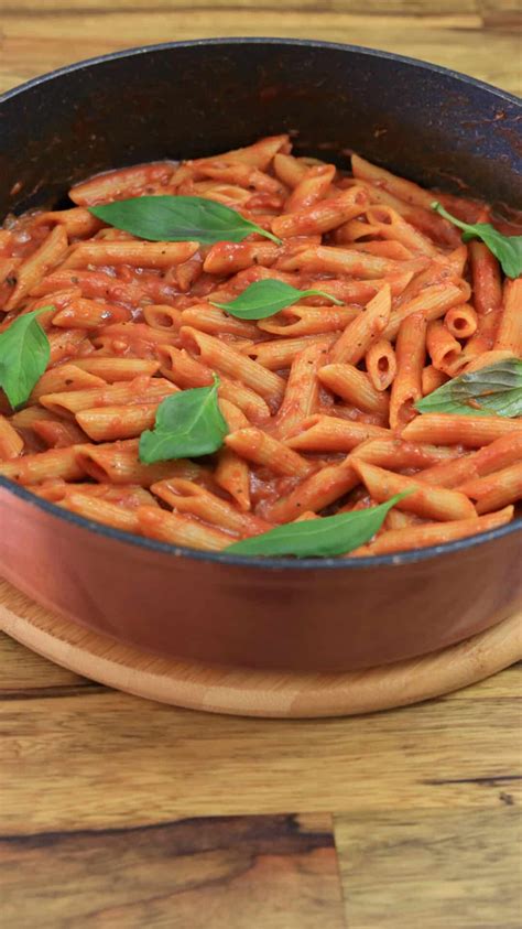 One Pot Pasta With Tomato Sauce The Cooking Foodie