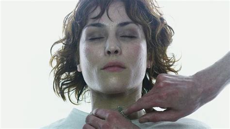 Noomi Rapace Muscles Prometheus