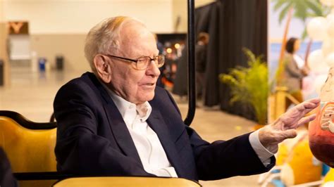 ‘the Luckiest Day Of My Life Warren Buffett Says Being Born American