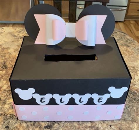 Minnie Mouse Valentines Day Box