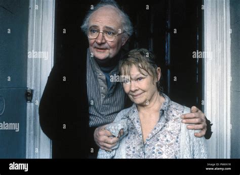 Film Still Publicity Still From Iris Jim Broadbent Judi Dench