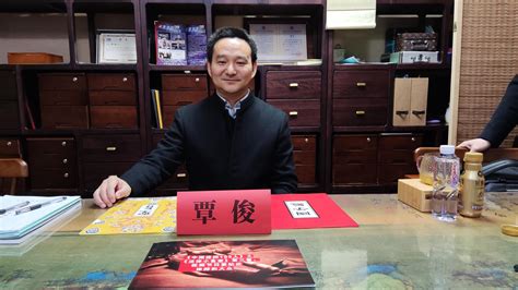 覃俊律师到《中国律师100人》节目组录制基地参观交流 知乎