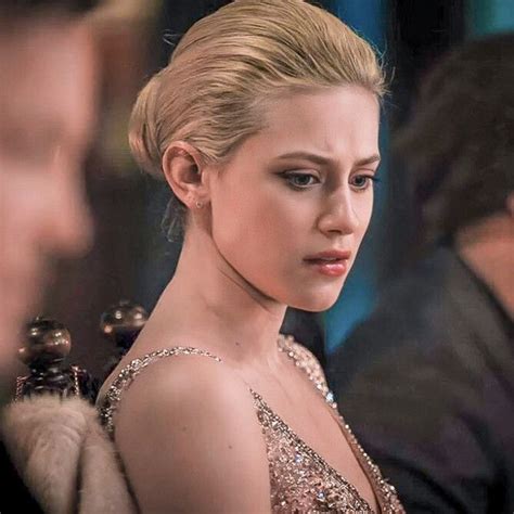 Betty Cooper Lili Reinhart Films Movies Riverdale Tv Shows Bella