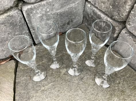 FØr Kr 150 Fem Søte Vinglass Epla