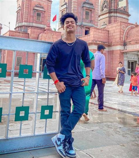 Sumit Thakur Personalised Video Shoutout Messages Tring India