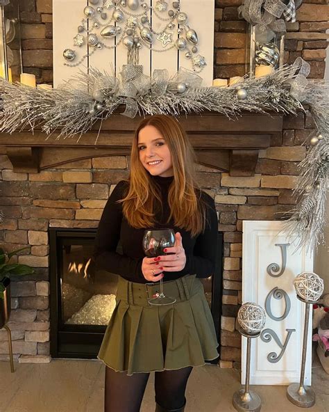 Chloe Csengery Biography Height And Life Story Super Stars Bio