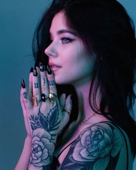 Pin On Ch Atria Carina Black Tattoos For Women Tattoo Models Tattoos