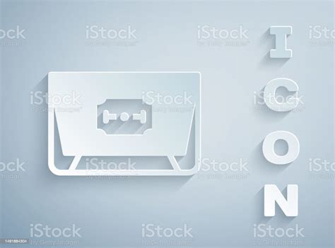 회색 배경에 격리 된 면도날 면도기 아이콘을 잘라 용지 종이 아트 스타일 벡터 3차원 형태에 대한 스톡 벡터 아트 및 기타