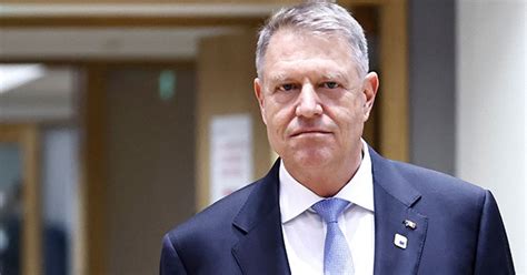 루마니아 대통령 탄핵 표결 앞두고 사임