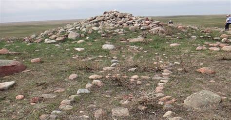 The British Block Cairn In Canada A Sacred Site Of The Niitisitapi People Ancient Origins
