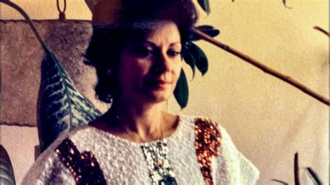 زنی که در تنهایی سوخت اما تمام نشد؛ هما دارابی به روایت خواهرش Youtube