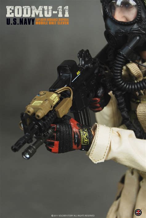 Eodmu 11 Us Navy Explosive Ordnance Disposal Mobile Unit 11 Soldier