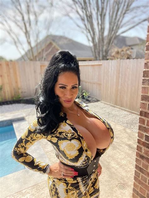 Huge Fake Tits Smith79