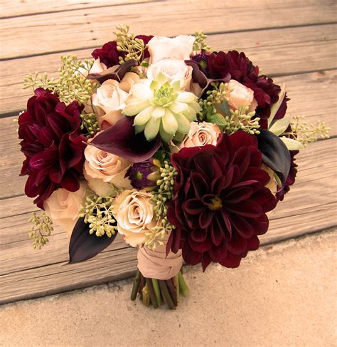 Types Of Burgundy Flowers For Wedding Bouquet At Isla Adelaida Blog