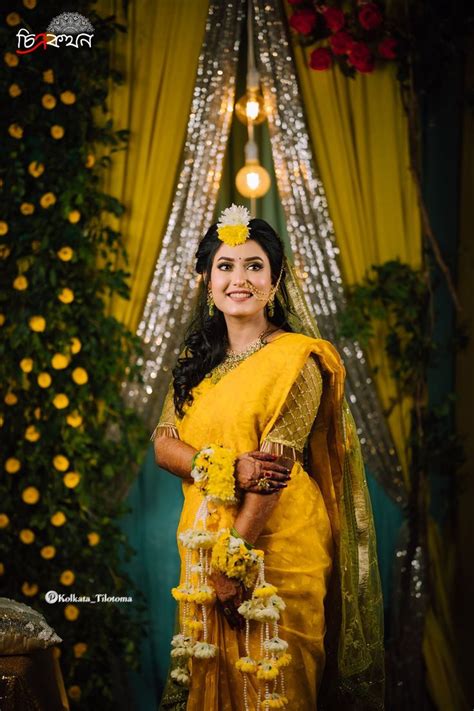 Pin By Omkar Dhatkar On Haldi Poses For Bride Haldi Poses For Bride