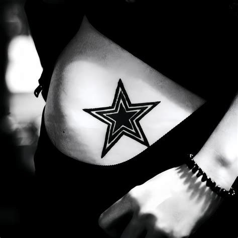 𝓑𝓲𝓵𝓵 𝓚𝓪𝓾𝓵𝓲𝓽𝔃 Tatuajes De Estrellas