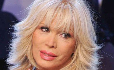 Aujourdhui Amanda Lear Et Son Fils Superstars Blog